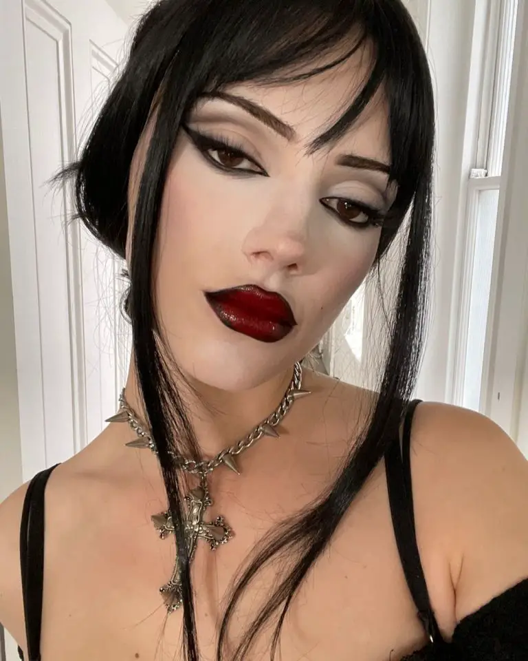 25 Goth Makeup Ideas: From Subtle to Glamorous Looks