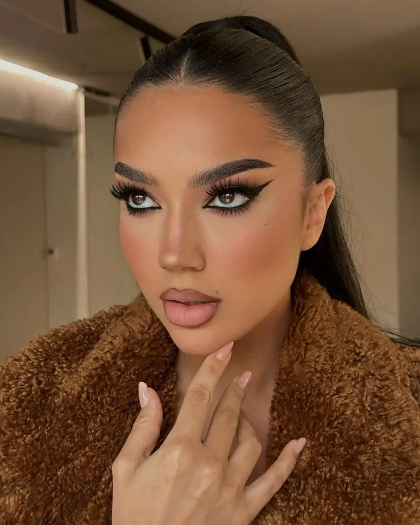 25 Summer Work Makeup Ideas 2024: Professional and Natural Looks for Every Day