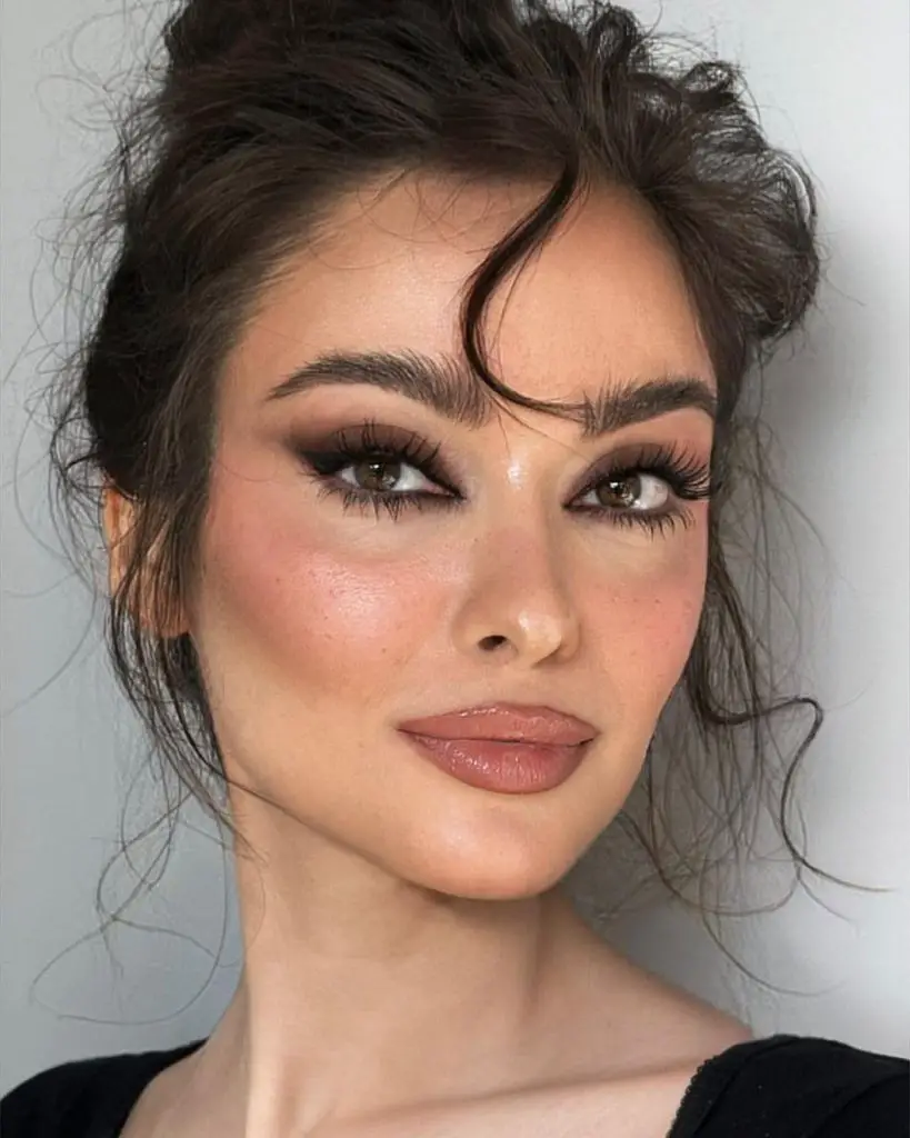 29 Classy Summer Makeup Ideas 2024: Red Lips, Soft Glow & Elegant Tutorials