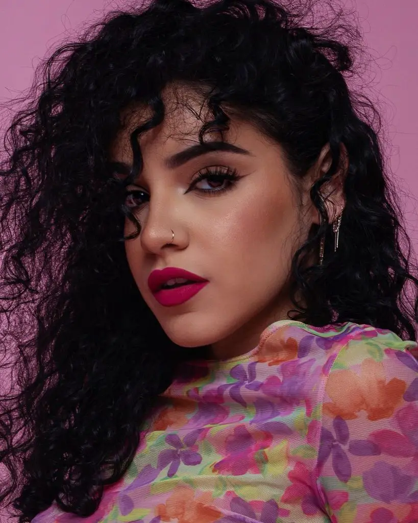 25 Hot Pink Lipstick Ideas: Bold Shades and Makeup Looks for Every Occasion