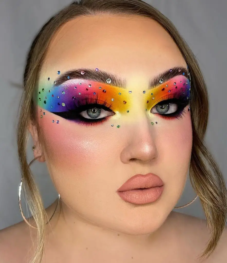 25 Rhinestone Eye Makeup Ideas: Sparkling Looks for Festivals, Concerts ...