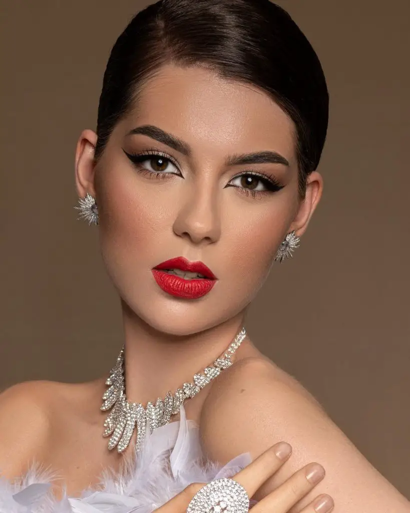 25 Makeup Ideas for Hazel Eyes: Stunning Looks for Every Occasion