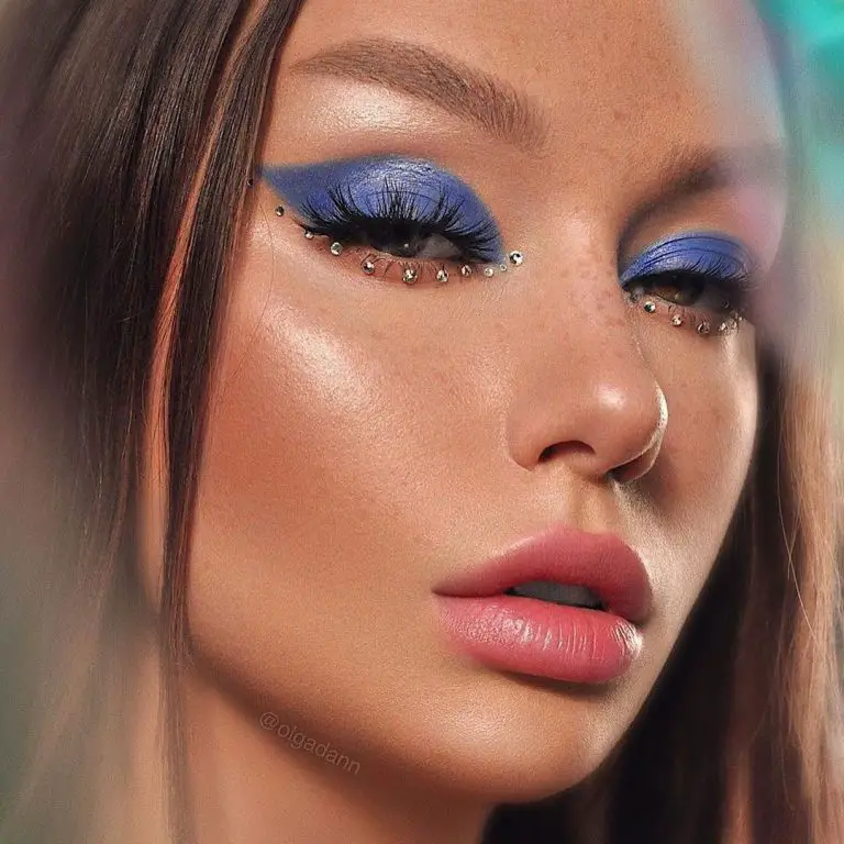 25 Rhinestone Eye Makeup Ideas: Sparkling Looks for Festivals, Concerts ...