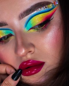 25 Fun Summer Makeup Ideas 2024: Colorful, Easy Looks & Inspiration