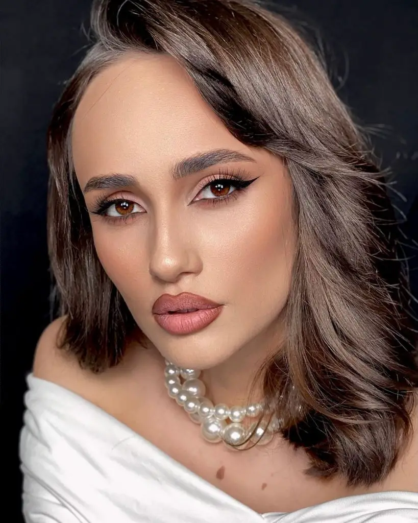 25 Makeup Ideas for Hazel Eyes: Stunning Looks for Every Occasion