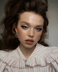 25 Ideas for 60s Eye Makeup: Retro Tutorials and Modern Twists