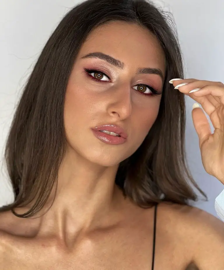 Red Eye Makeup: 29 Ideas for Bold, Subtle, and Smokey Looks - Step by ...