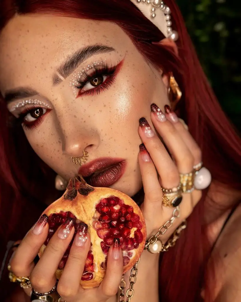 Red Eye Makeup: 29 Ideas for Bold, Subtle, and Smokey Looks - Step by ...