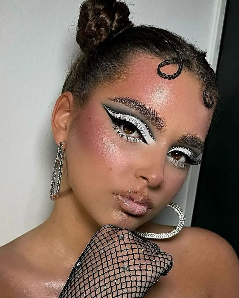 Birthday Makeup: 27 Glamorous and Fun Ideas for Every Celebration