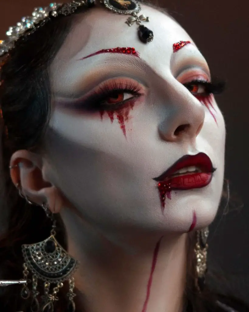 29 Vampire Makeup Ideas: Easy and Creative Looks for Halloween