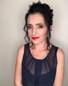 27 Makeup Ideas for Women 50 and Older: Natural, Elegant, and Tutorial Tips