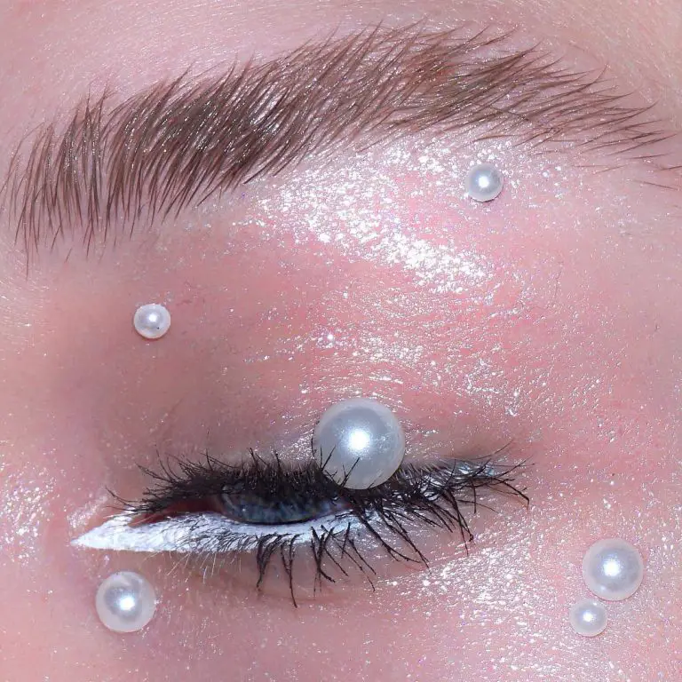 Under Eye Makeup: 25 Bright and Bold Ideas to Cover Dark Circles and ...