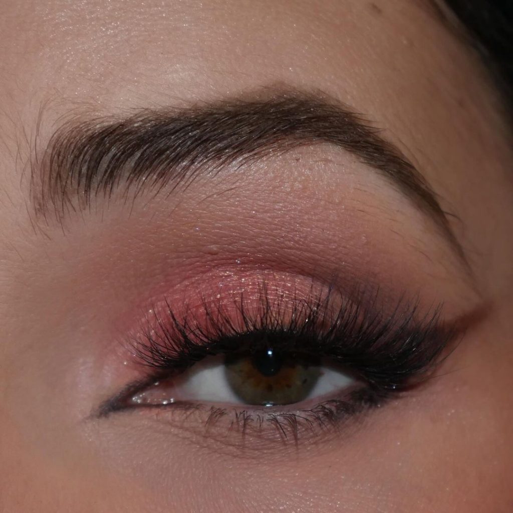 Siren Eye Makeup: 25 Captivating Ideas for Dark, Smokey, and Everyday Looks