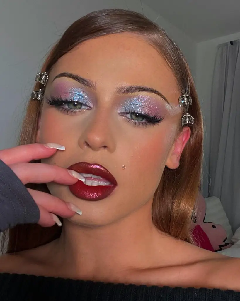 Makeup 00s 27 Ideas - Retro, Punk, and Glam Looks Inspired by the 2000s