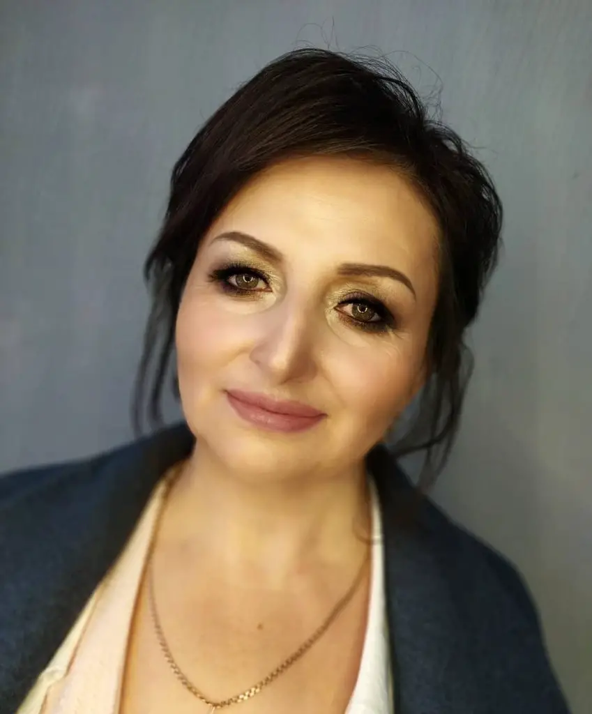27 Makeup Ideas for Women 50 and Older: Natural, Elegant, and Tutorial Tips