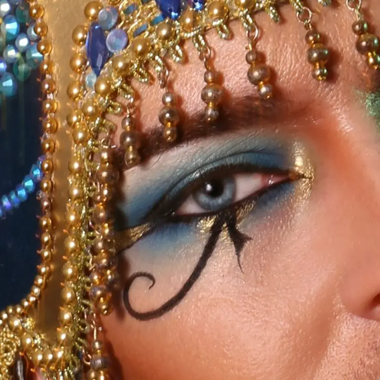 25 Egyptian Eye Makeup Ideas: Cleopatra-Inspired Looks and Tutorials