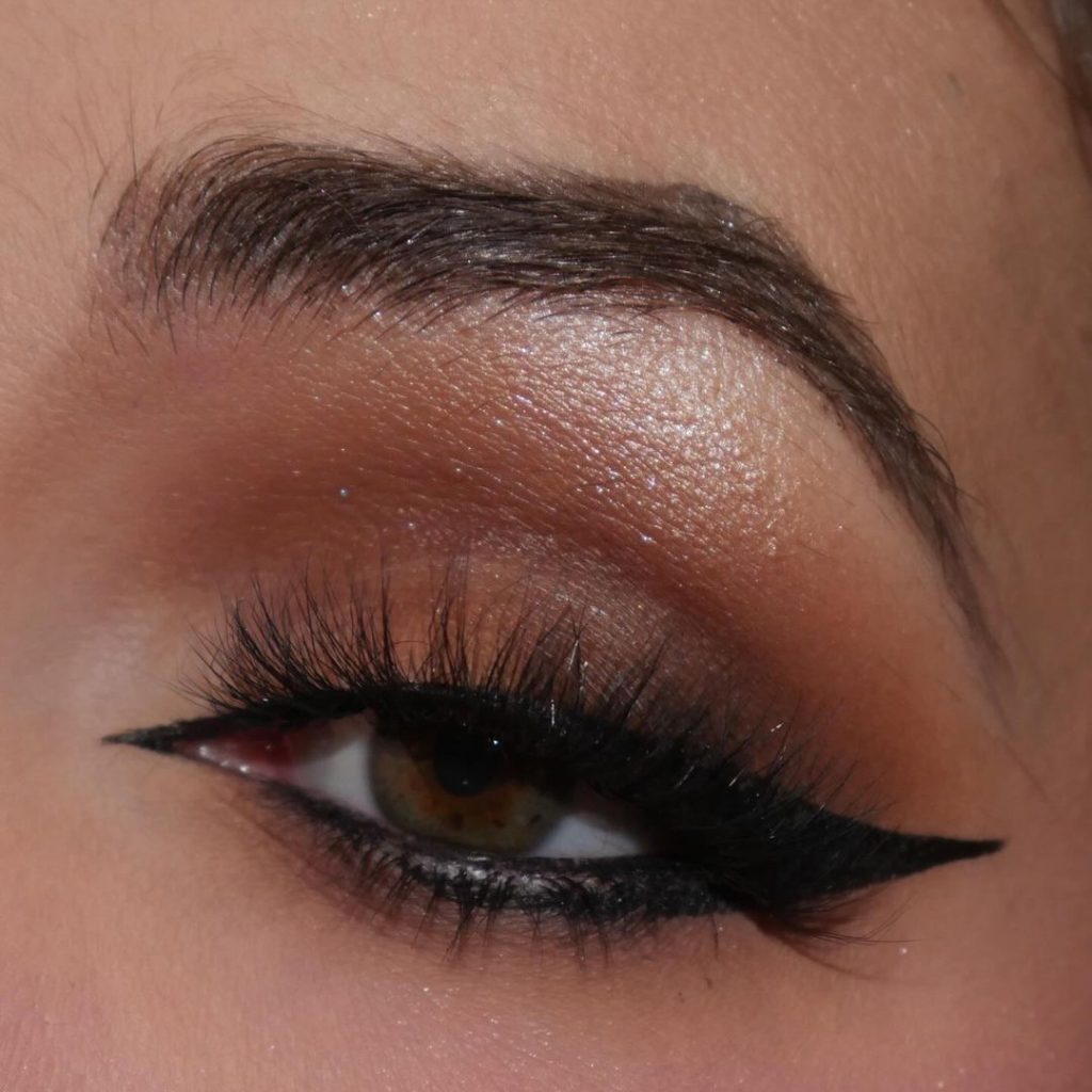 Siren Eye Makeup: 25 Captivating Ideas for Dark, Smokey, and Everyday Looks