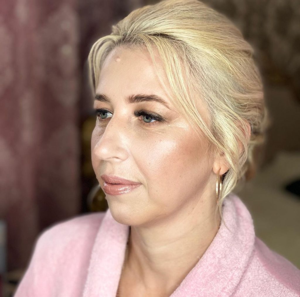 27 Makeup Ideas for Women 50 and Older: Natural, Elegant, and Tutorial Tips