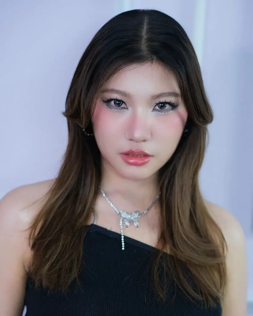 Makeup 00s 27 Ideas - Retro, Punk, and Glam Looks Inspired by the 2000s