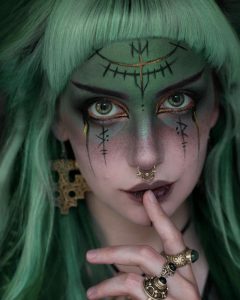 25 Witch Makeup Ideas: Pretty, Spooky, and Easy Looks for Halloween