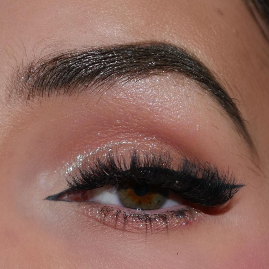 Siren Eye Makeup: 25 Captivating Ideas for Dark, Smokey, and Everyday Looks