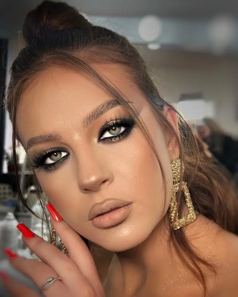 31 Stunning Gold Eye Makeup Looks - Perfect for Weddings, Prom, and ...