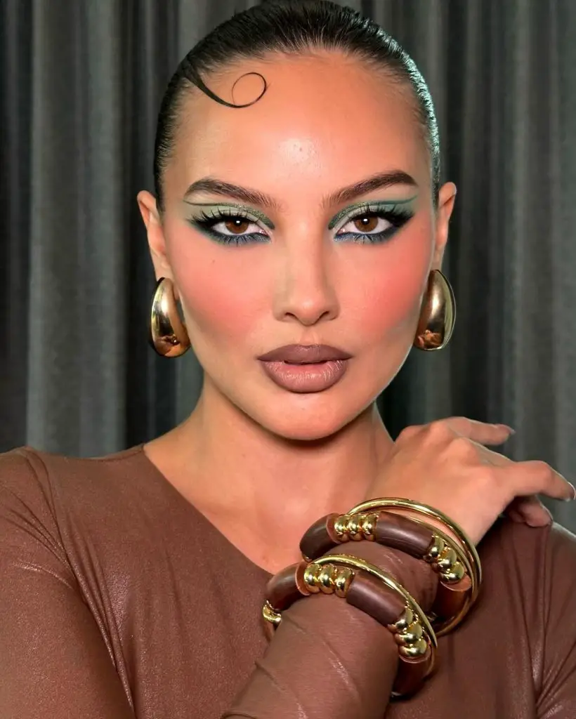 Birthday Makeup: 27 Glamorous and Fun Ideas for Every Celebration