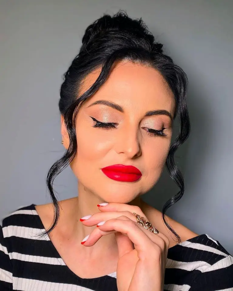 27 Makeup Ideas for Women 50 and Older: Natural, Elegant, and Tutorial Tips