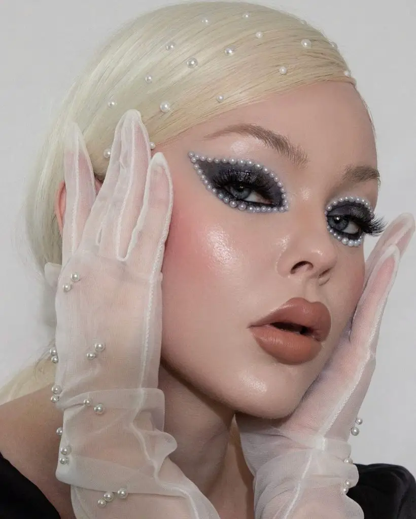 70s Eye Makeup: 27 Groovy Ideas - Disco, Hippie, and Glam Looks with ...