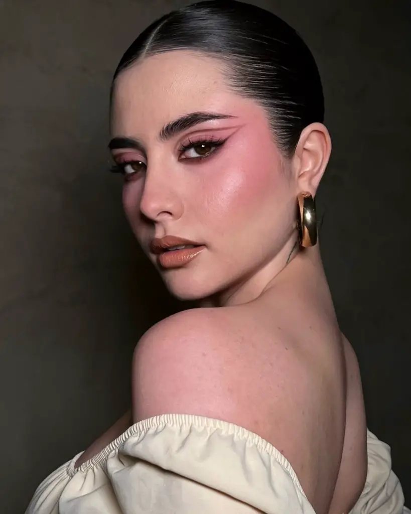 Birthday Makeup: 27 Glamorous and Fun Ideas for Every Celebration