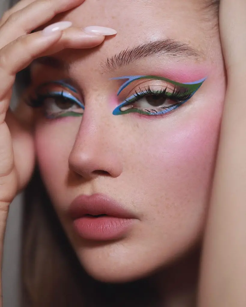 Siren Eye Makeup: 25 Captivating Ideas for Dark, Smokey, and Everyday Looks