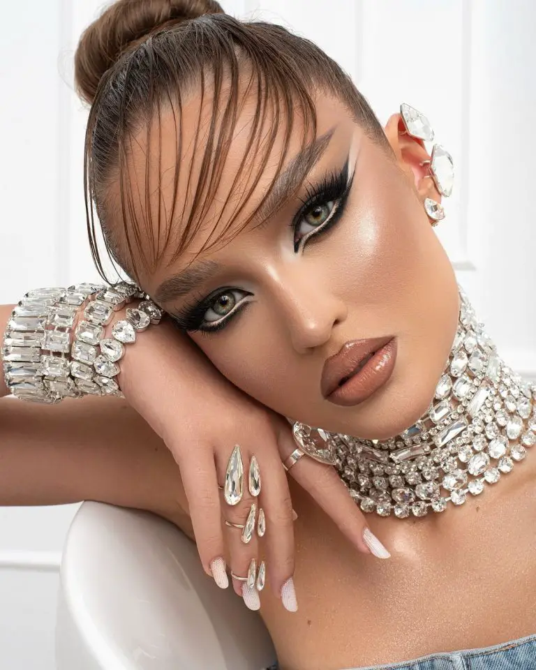 Dramatic Eye Makeup: 27 Ideas and Step-by-Step Tutorials for Stunning Looks