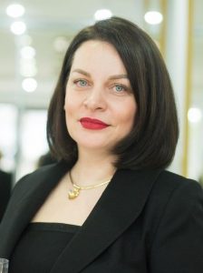 27 Makeup Ideas for Women 50 and Older: Natural, Elegant, and Tutorial Tips