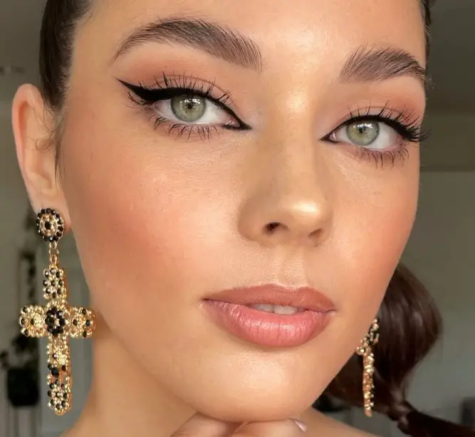 Fox Eye Makeup: 27 Stunning Ideas for Every Style and OccasionDiscover ...