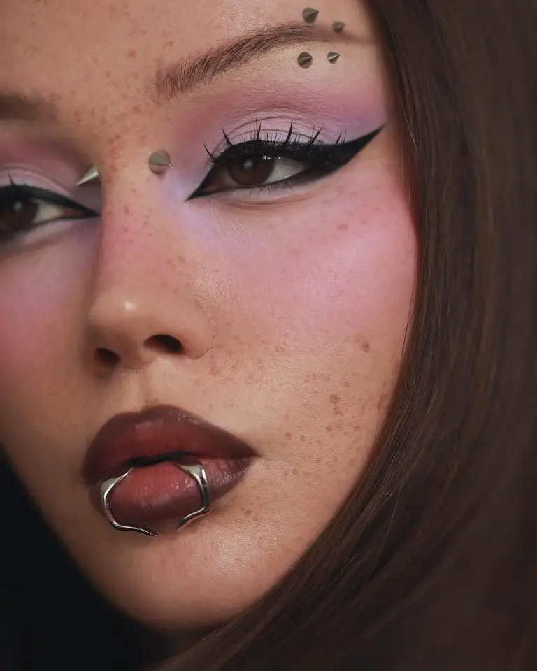 Siren Eye Makeup: 25 Captivating Ideas for Dark, Smokey, and Everyday Looks