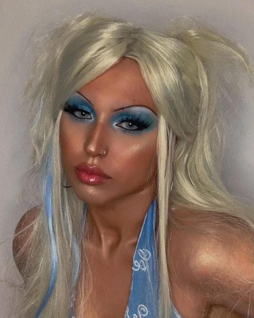 Makeup 00s 27 Ideas - Retro, Punk, and Glam Looks Inspired by the 2000s