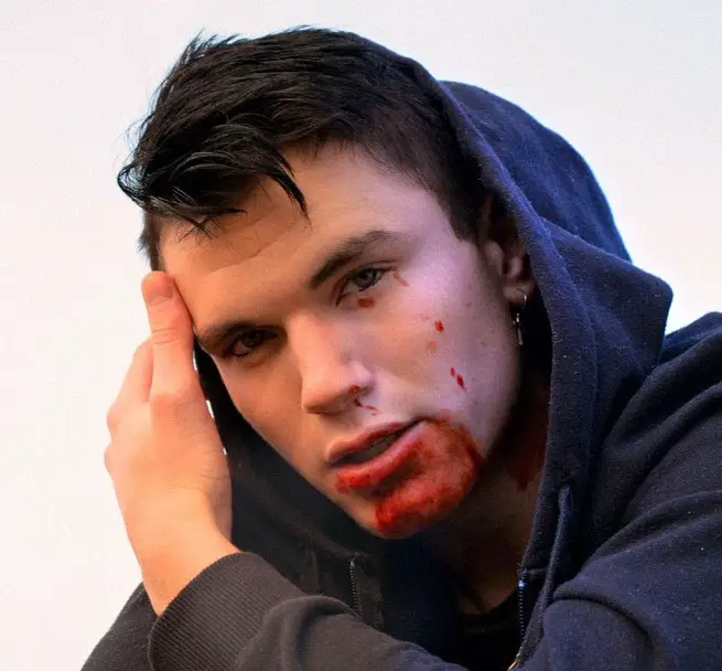 25 Vampire Makeup Ideas for Men: Easy and Gothic Looks for Halloween