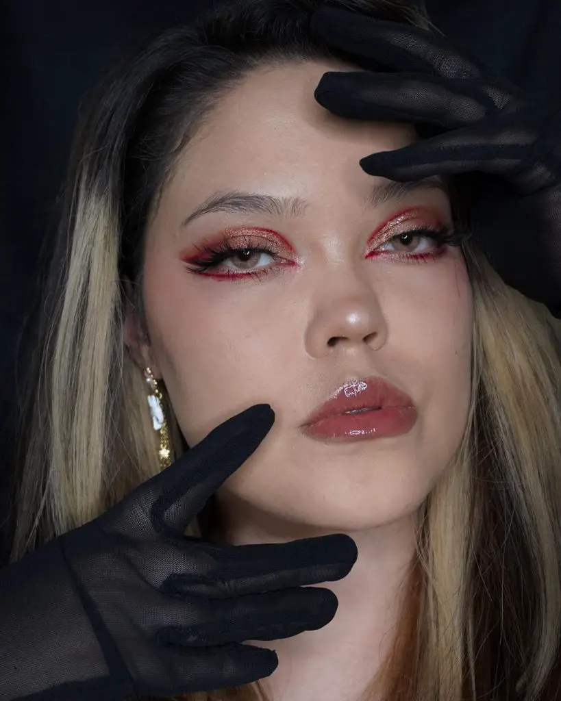 Red Eye Makeup: 29 Ideas for Bold, Subtle, and Smokey Looks - Step by ...