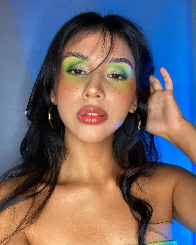 Makeup 00s 27 Ideas - Retro, Punk, and Glam Looks Inspired by the 2000s