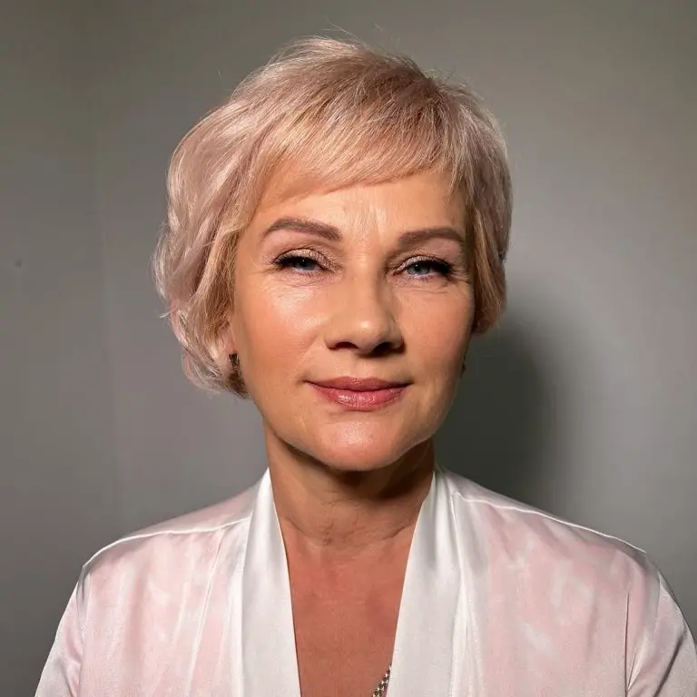27 Makeup Ideas for Women 50 and Older: Natural, Elegant, and Tutorial Tips