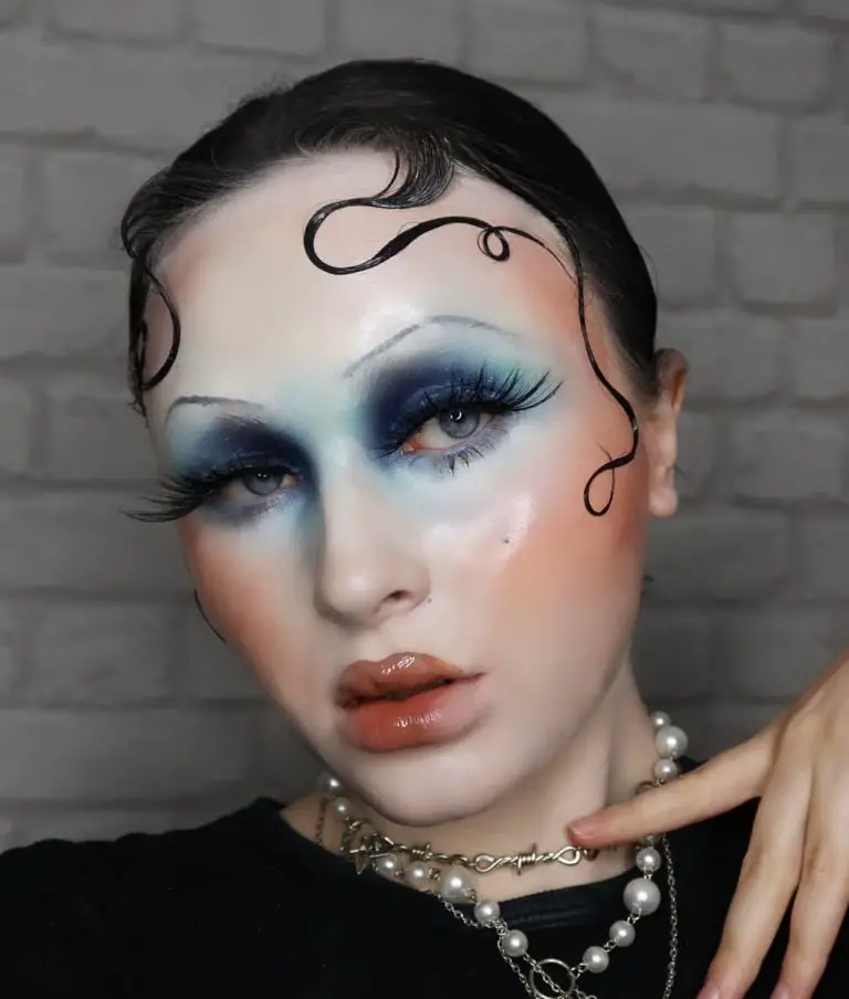 Porcelain Doll Makeup: 25 Spooky and Pretty Ideas for Halloween and Beyond