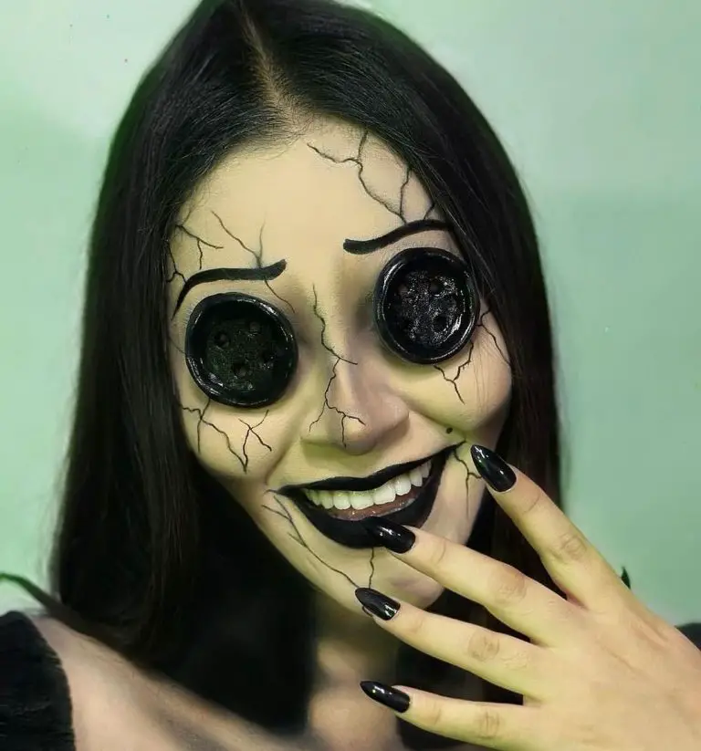 27 Spooky Makeup Ideas - Easy and Creative Looks for Halloween 2024