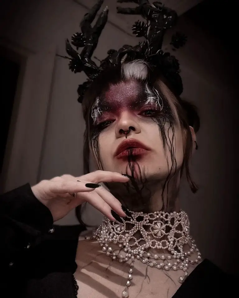 27 Spooky Makeup Ideas - Easy and Creative Looks for Halloween 2024