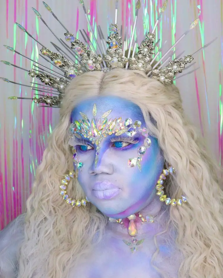 25 Enchanting Elsa Makeup Ideas: Transform into the Ice Queen - owixiwo.com