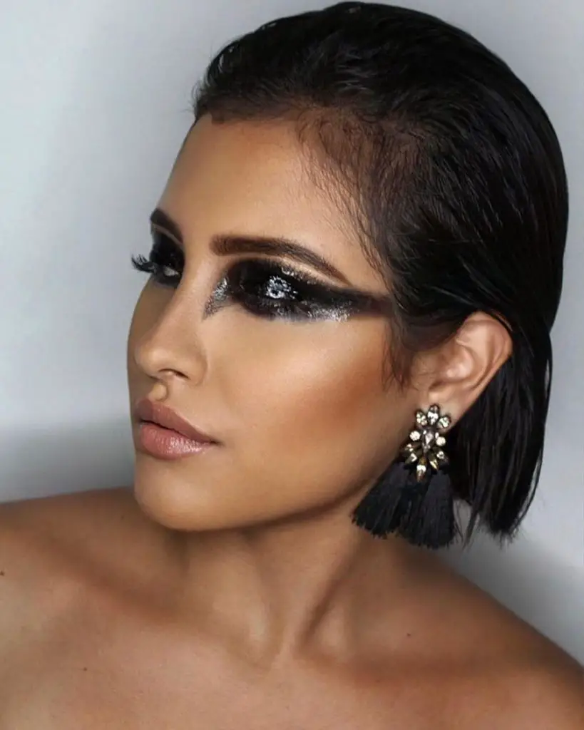 Wet Makeup: 27 Creative and Dewy Ideas for Natural and Editorial Looks