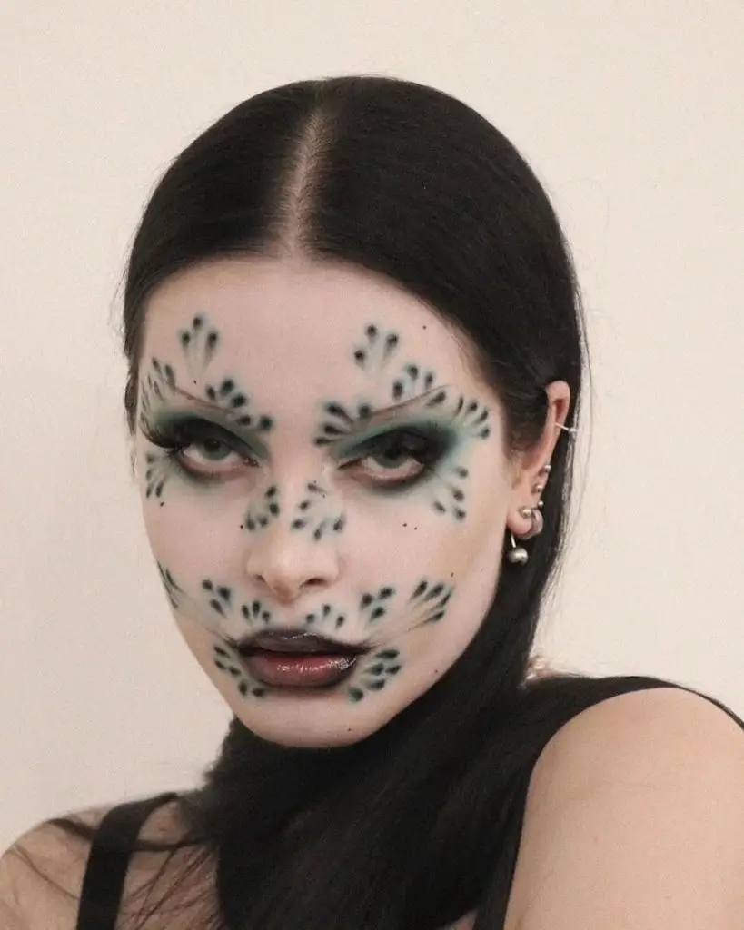 29 Halloween Makeup Ideas: Easy, Creative, and Spooky Looks for Women ...