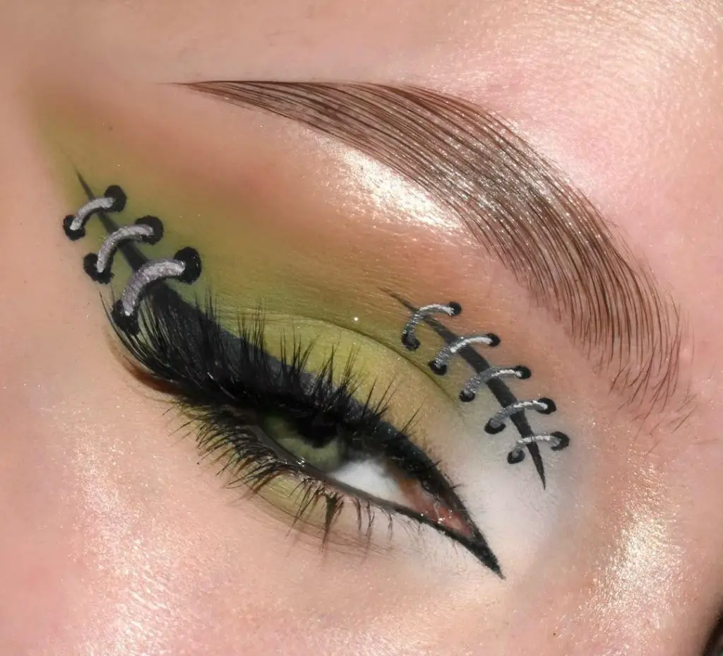Simple Halloween Makeup: 25 Ideas for Effortless Spooky Looks - owixiwo.com