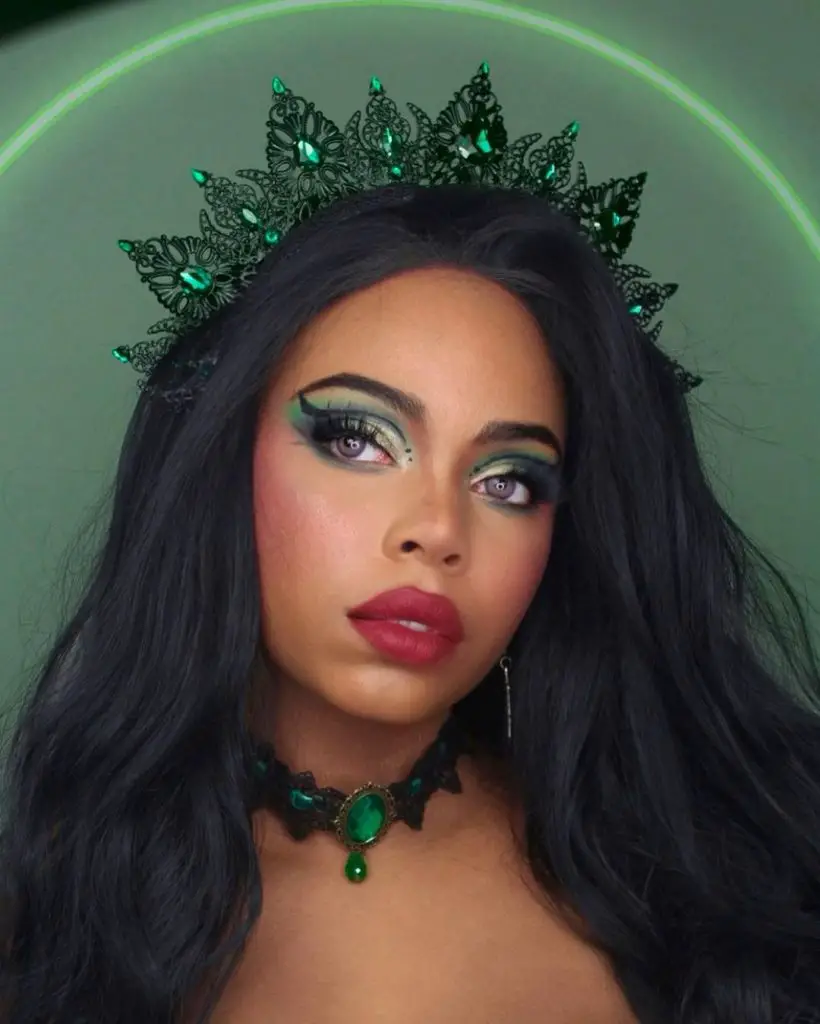 29 Queen Makeup Ideas: Royal, Dark, and Fantasy Looks for Every Occasion