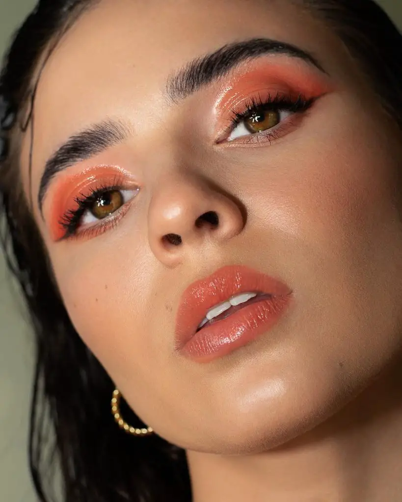 Wet Makeup: 27 Creative and Dewy Ideas for Natural and Editorial Looks