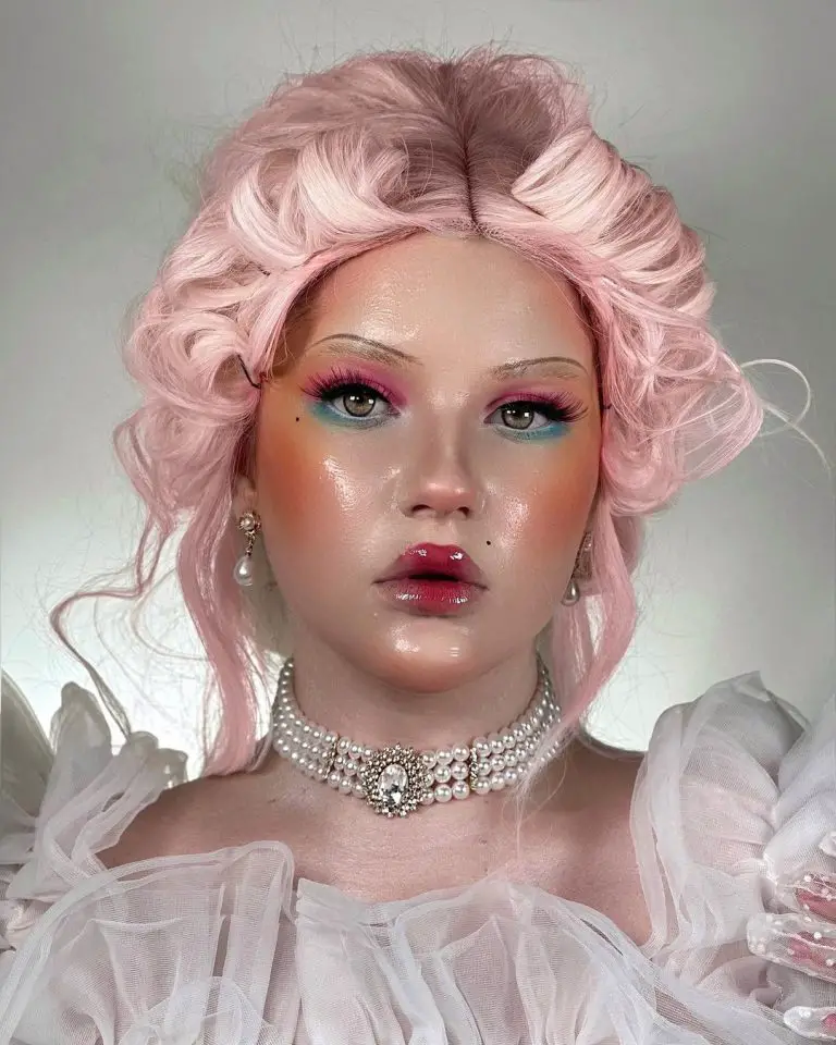 Porcelain Doll Makeup: 25 Spooky and Pretty Ideas for Halloween and Beyond
